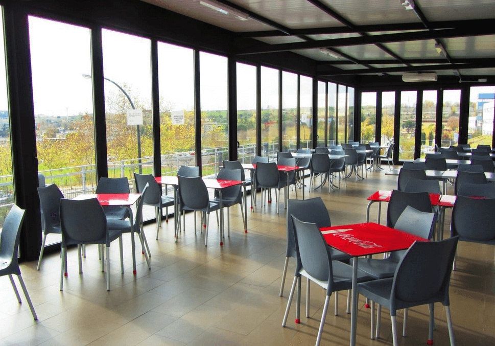 Dining hall at Real Madrid Soccer Goalkeeper Camps - Stages sportifs et ...