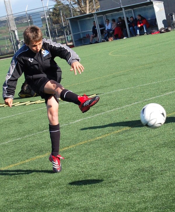 What Is A Box To Box Midfielder? Qualities, Drills, and More